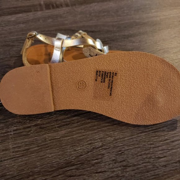 Universal Thread | Shoes | New Hartley T Strap Gold Thong Sandals ...